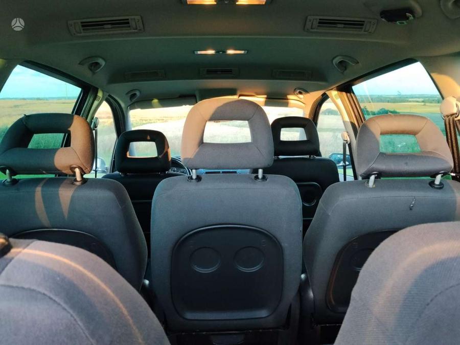 Black SEAT Alhambra 2008 in Marijampole, with an engine capacity of 1.97 L and mileage of 219 thousand km for 2850 €, photo 12 on AUTOMOTO.COM.LV