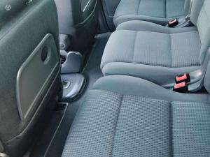 Black SEAT Alhambra 2008 in Marijampole, with an engine capacity of 1.97 L and mileage of 219 thousand km for 2850 €, photo 15 on AUTOMOTO.COM.LV