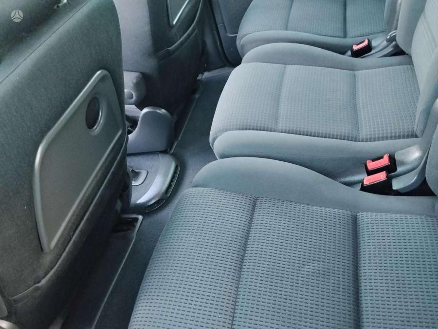 Black SEAT Alhambra 2008 in Marijampole, with an engine capacity of 1.97 L and mileage of 219 thousand km for 2850 €, photo 15 on AUTOMOTO.COM.LV