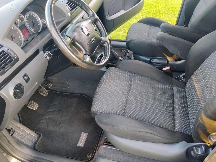 Black SEAT Alhambra 2008 in Marijampole, with an engine capacity of 1.97 L and mileage of 219 thousand km for 2850 €, photo 17 on AUTOMOTO.COM.LV