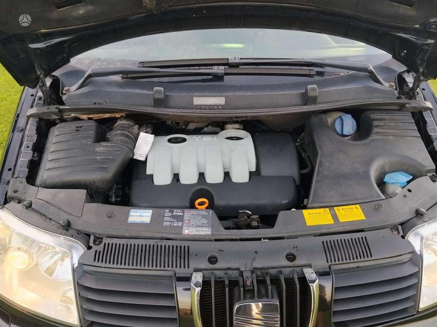 Black SEAT Alhambra 2008 in Marijampole, with an engine capacity of 1.97 L and mileage of 219 thousand km for 2850 €, photo 19 on AUTOMOTO.COM.LV