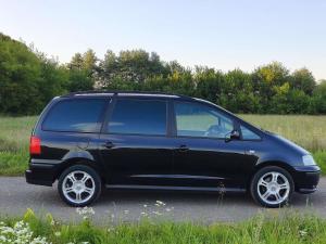 Black SEAT Alhambra 2008 in Kedainiai, with an engine capacity of 1.97 L and mileage of 300 thousand km for 3650 €, photo 5 on AUTOMOTO.COM.LV