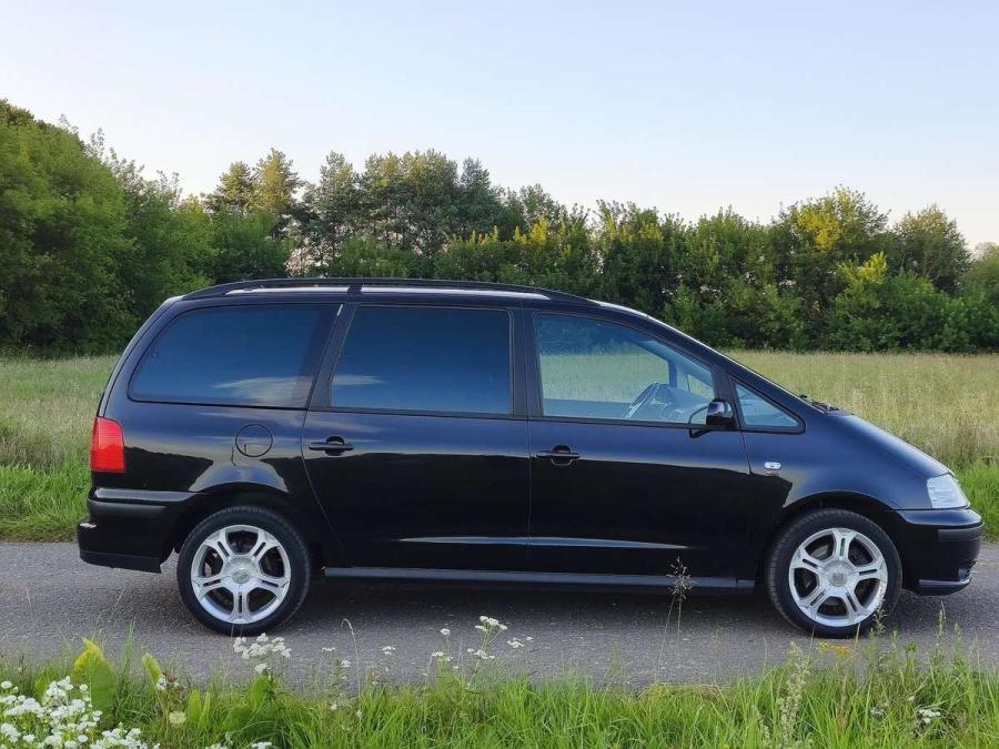Black SEAT Alhambra 2008 in Kedainiai, with an engine capacity of 1.97 L and mileage of 300 thousand km for 3650 €, photo 5 on AUTOMOTO.COM.LV