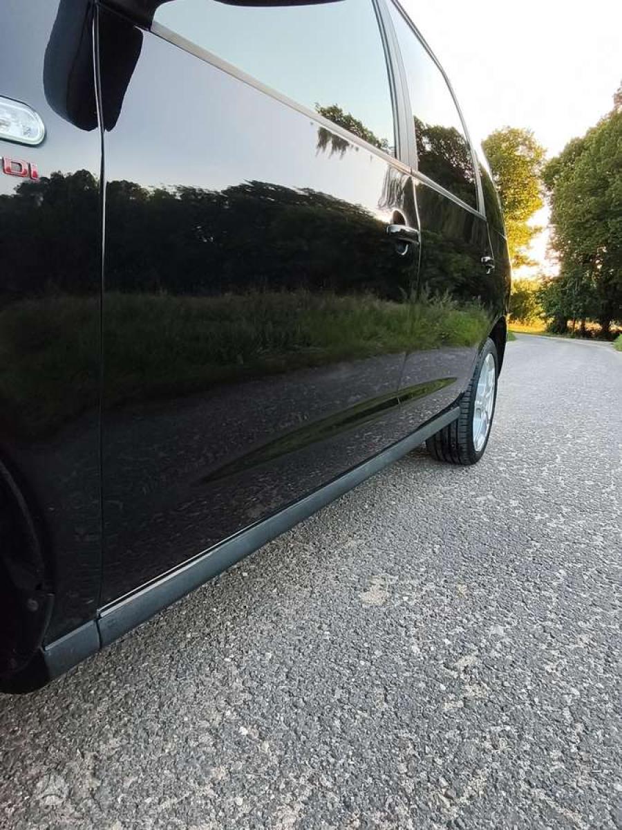 Black SEAT Alhambra 2008 in Kedainiai, with an engine capacity of 1.97 L and mileage of 300 thousand km for 3650 €, photo 8 on AUTOMOTO.COM.LV