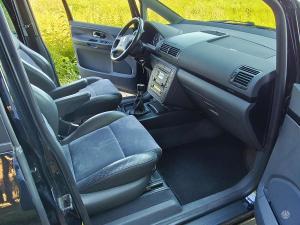 Black SEAT Alhambra 2008 in Kedainiai, with an engine capacity of 1.97 L and mileage of 300 thousand km for 3650 €, photo 15 on AUTOMOTO.COM.LV