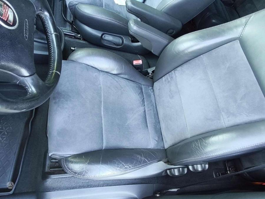 Black SEAT Alhambra 2008 in Kedainiai, with an engine capacity of 1.97 L and mileage of 300 thousand km for 3650 €, photo 16 on AUTOMOTO.COM.LV