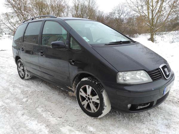 Melns SEAT Alhambra 2009 Panevēža, ar dzinēja tilpumu 1.90 L un nobraukumu 275 tūkst. km par 3200 €, foto 1 vietnē AUTOMOTO.COM.LV