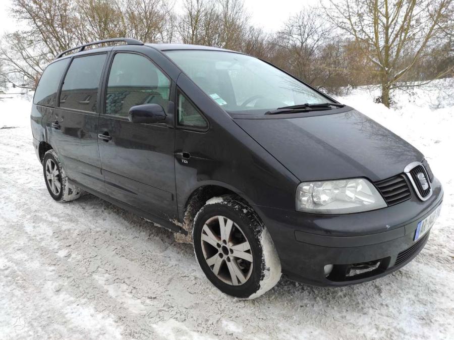 Melns SEAT Alhambra 2009 Panevēža, ar dzinēja tilpumu 1.90 L un nobraukumu 275 tūkst. km par 3200 €, foto 1 vietnē AUTOMOTO.COM.LV