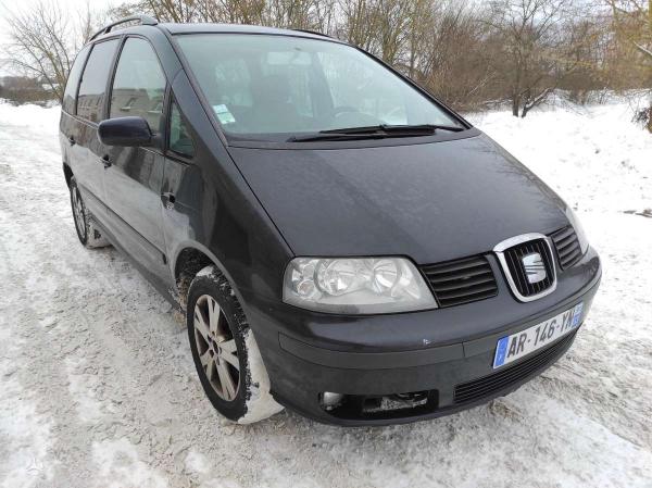 Melns SEAT Alhambra 2009 Panevēža, ar dzinēja tilpumu 1.90 L un nobraukumu 275 tūkst. km par 3200 €, foto 3 vietnē AUTOMOTO.COM.LV