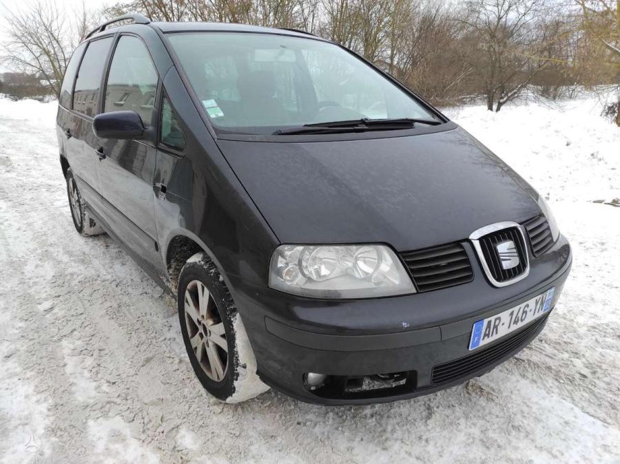 Melns SEAT Alhambra 2009 Panevēža, ar dzinēja tilpumu 1.90 L un nobraukumu 275 tūkst. km par 3200 €, foto 3 vietnē AUTOMOTO.COM.LV