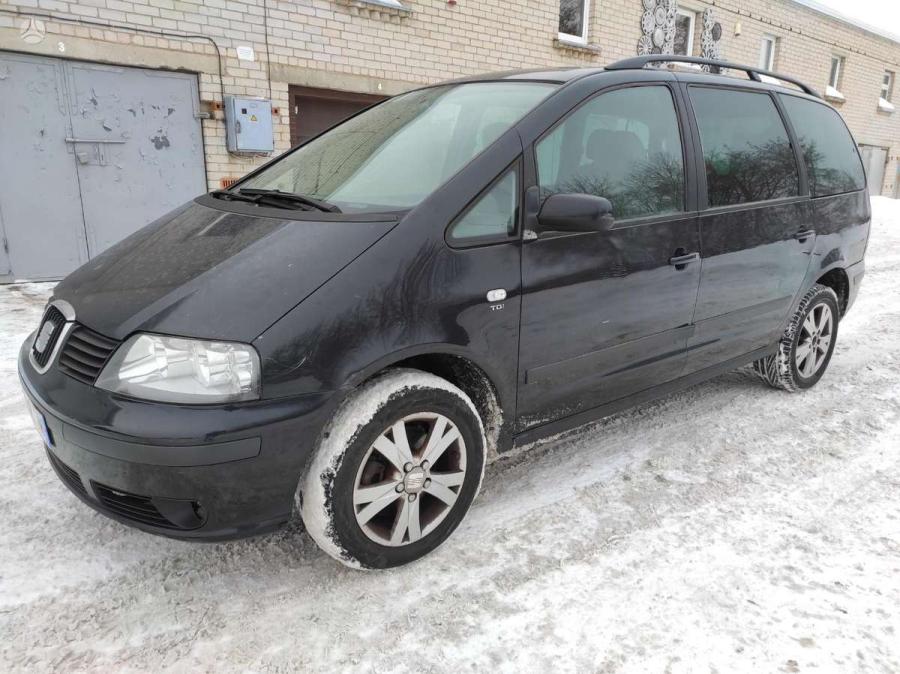 Melns SEAT Alhambra 2009 Panevēža, ar dzinēja tilpumu 1.90 L un nobraukumu 275 tūkst. km par 3200 €, foto 7 vietnē AUTOMOTO.COM.LV