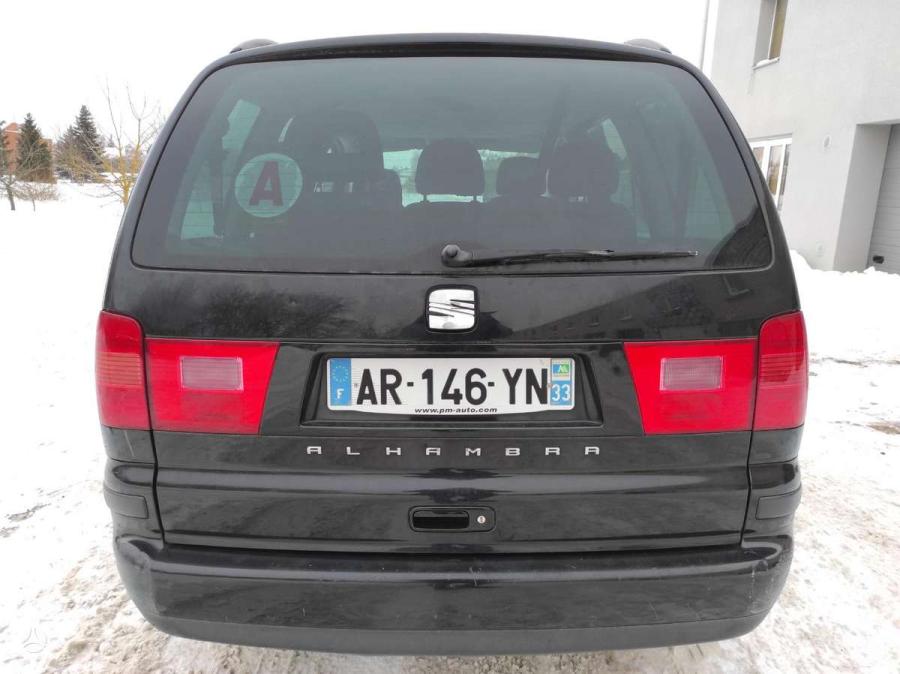 Melns SEAT Alhambra 2009 Panevēža, ar dzinēja tilpumu 1.90 L un nobraukumu 275 tūkst. km par 3200 €, foto 10 vietnē AUTOMOTO.COM.LV