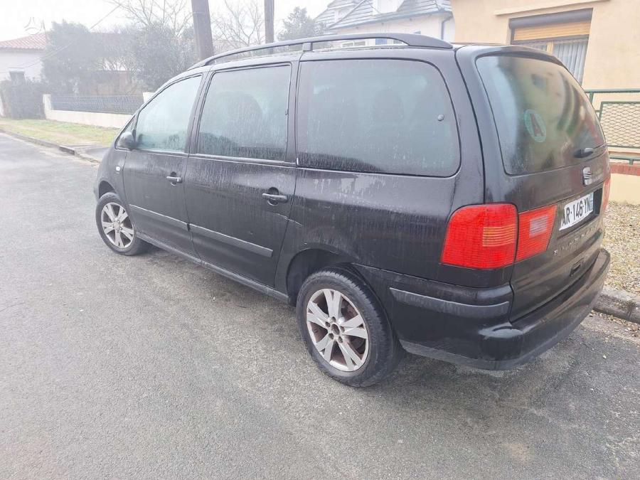 Melns SEAT Alhambra 2009 Panevēža, ar dzinēja tilpumu 1.90 L un nobraukumu 275 tūkst. km par 3200 €, foto 30 vietnē AUTOMOTO.COM.LV