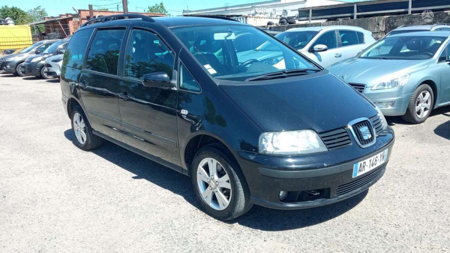 Melns SEAT Alhambra 2009 Panevēža, ar dzinēja tilpumu 1.90 L un nobraukumu 276 tūkst. km par 4400 €, foto 4 vietnē AUTOMOTO.COM.LV