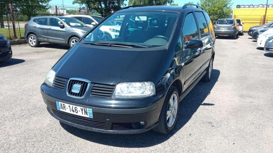 Melns SEAT Alhambra 2009 Panevēža, ar dzinēja tilpumu 1.90 L un nobraukumu 276 tūkst. km par 4400 €, foto 7 vietnē AUTOMOTO.COM.LV