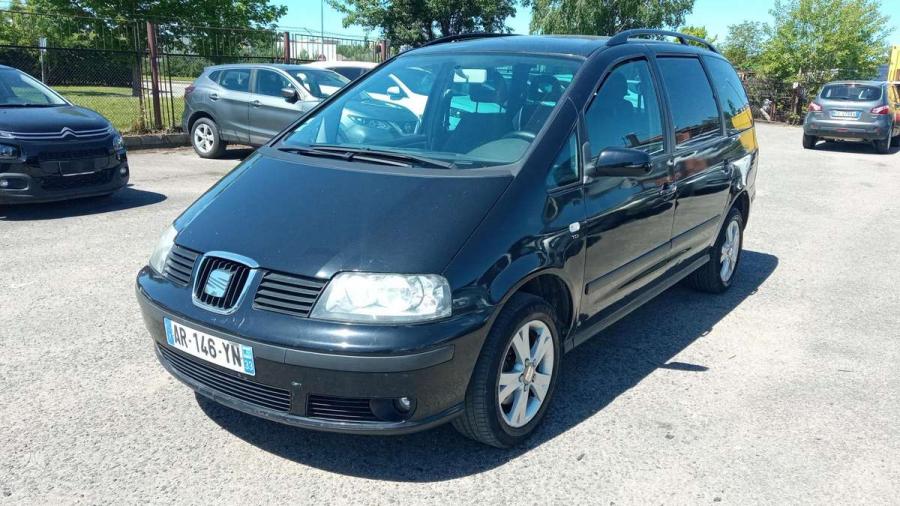 Melns SEAT Alhambra 2009 Panevēža, ar dzinēja tilpumu 1.90 L un nobraukumu 276 tūkst. km par 4400 €, foto 8 vietnē AUTOMOTO.COM.LV