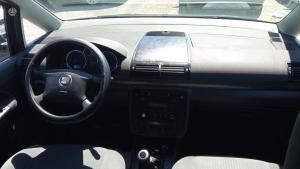 Melns SEAT Alhambra 2009 Panevēža, ar dzinēja tilpumu 1.90 L un nobraukumu 276 tūkst. km par 4400 €, foto 21 vietnē AUTOMOTO.COM.LV