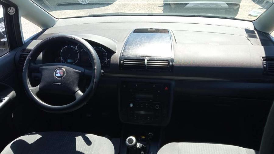 Melns SEAT Alhambra 2009 Panevēža, ar dzinēja tilpumu 1.90 L un nobraukumu 276 tūkst. km par 4400 €, foto 21 vietnē AUTOMOTO.COM.LV