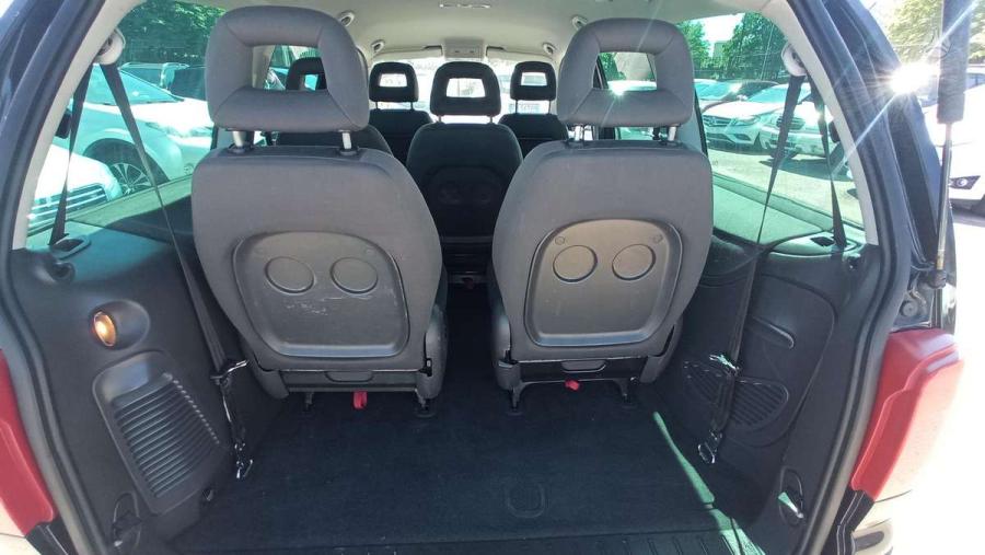 Melns SEAT Alhambra 2009 Panevēža, ar dzinēja tilpumu 1.90 L un nobraukumu 276 tūkst. km par 4400 €, foto 22 vietnē AUTOMOTO.COM.LV