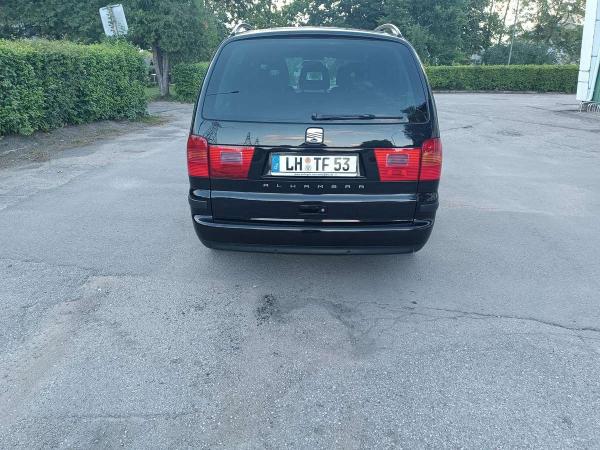 Black SEAT Alhambra 2010 in Kelme, with an engine capacity of 1.97 L and mileage of 271 thousand km for 4800 €, photo 6 on AUTOMOTO.COM.LV