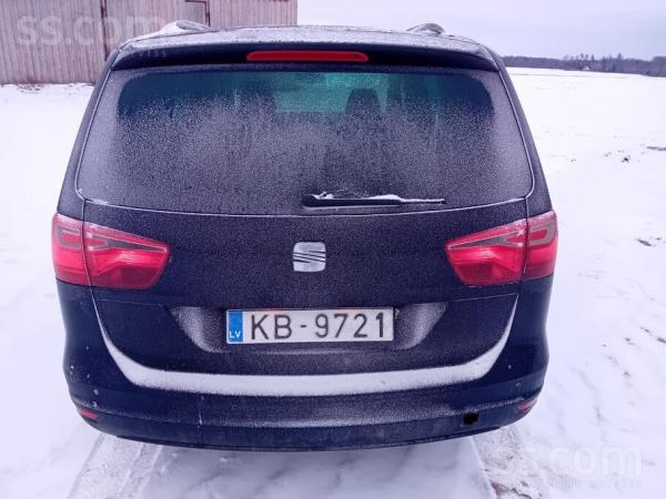 Black SEAT Alhambra 2011 in Valmiera, with an engine capacity of 2.00 L and mileage of 493 thousand km for 3800 €, photo 4 on AUTOMOTO.COM.LV