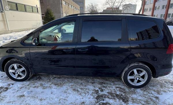 Black SEAT Alhambra 2011 in Klaipeda, with an engine capacity of 1.97 L and mileage of 305 thousand km for 5400 €, photo 6 on AUTOMOTO.COM.LV