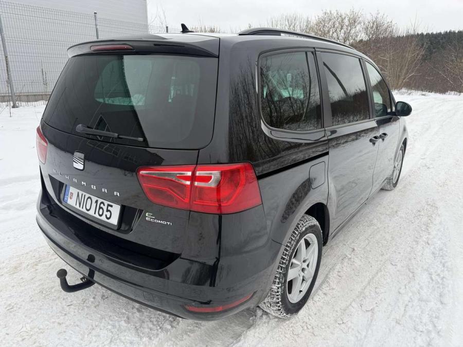 Black SEAT Alhambra 2011 in Vilnius, with an engine capacity of 1.97 L and mileage of 264 thousand km for 5900 €, photo 5 on AUTOMOTO.COM.LV