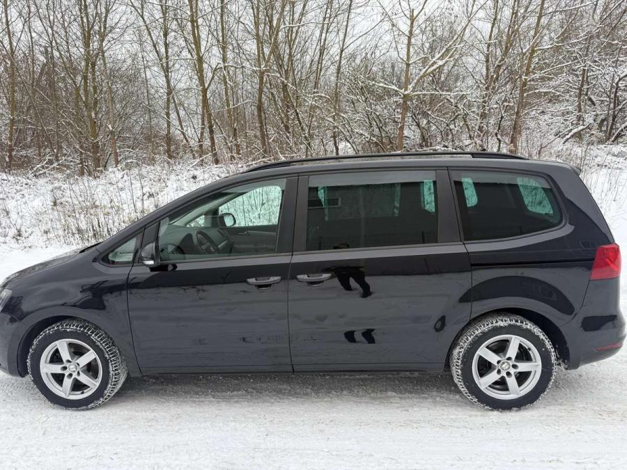 Black SEAT Alhambra 2011 in Vilnius, with an engine capacity of 1.97 L and mileage of 264 thousand km for 5900 €, photo 7 on AUTOMOTO.COM.LV