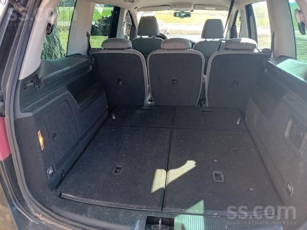 Black SEAT Alhambra 2011 in Valmiera, with an engine capacity of 2.00 L and mileage of 504 thousand km for 3700 €, photo 4 on AUTOMOTO.COM.LV