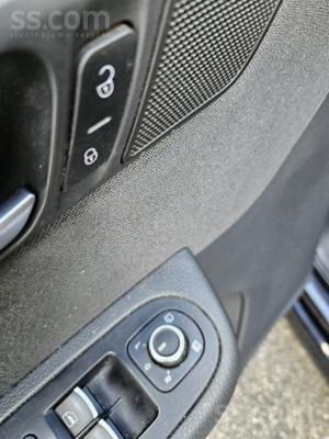 Black SEAT Alhambra 2011 in Riga, with an engine capacity of 2.00 L and mileage of 394 thousand km for 4350 €, photo 16 on AUTOMOTO.COM.LV