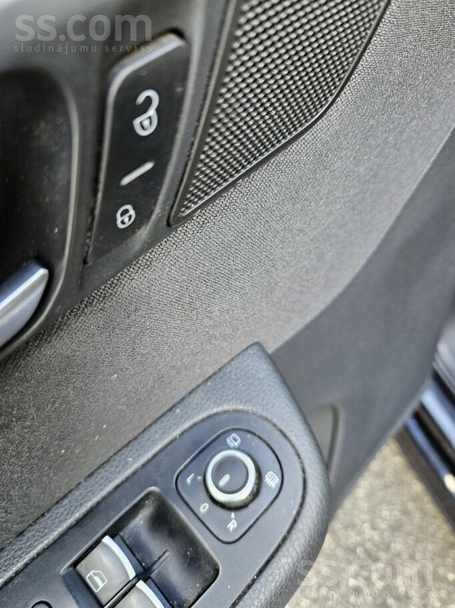 Black SEAT Alhambra 2011 in Riga, with an engine capacity of 2.00 L and mileage of 394 thousand km for 4350 €, photo 16 on AUTOMOTO.COM.LV