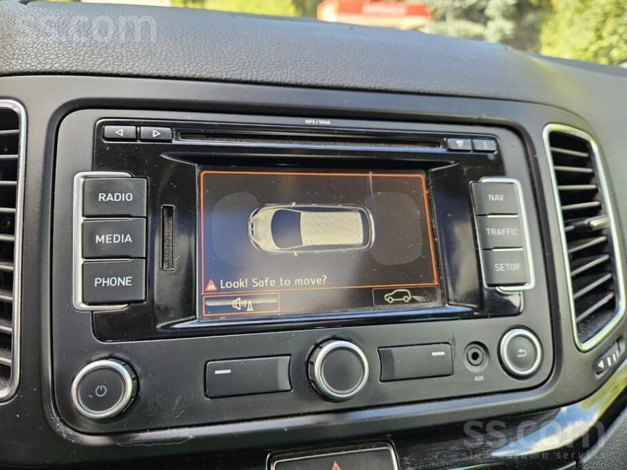 Black SEAT Alhambra 2011 in Riga, with an engine capacity of 2.00 L and mileage of 394 thousand km for 4350 €, photo 21 on AUTOMOTO.COM.LV