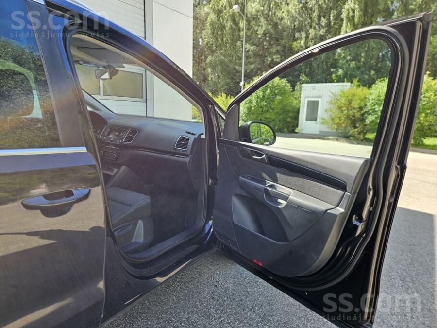 Black SEAT Alhambra 2011 in Riga, with an engine capacity of 2.00 L and mileage of 394 thousand km for 4350 €, photo 29 on AUTOMOTO.COM.LV