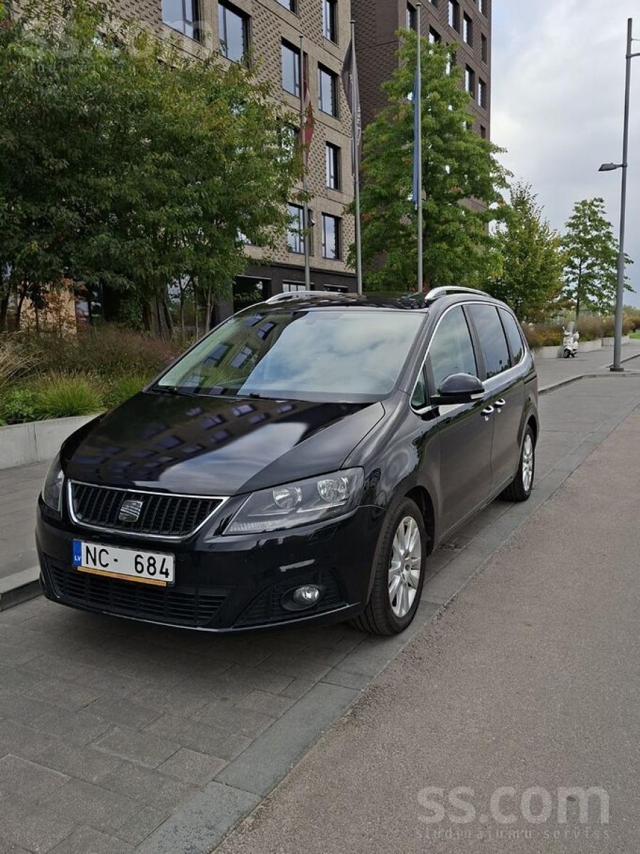 Black SEAT Alhambra 2011 in Riga, with an engine capacity of 1.40 L and mileage of 330 thousand km for 5300 €, photo 1 on AUTOMOTO.COM.LV