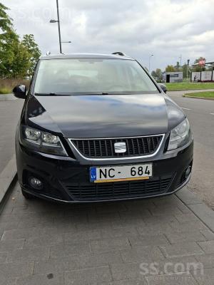 Black SEAT Alhambra 2011 in Riga, with an engine capacity of 1.40 L and mileage of 330 thousand km for 5300 €, photo 3 on AUTOMOTO.COM.LV