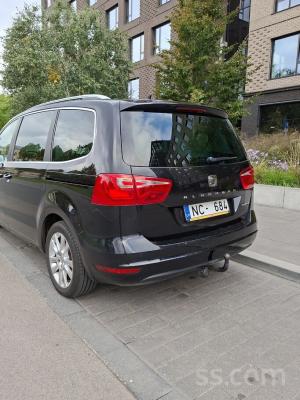 Black SEAT Alhambra 2011 in Riga, with an engine capacity of 1.40 L and mileage of 330 thousand km for 5300 €, photo 4 on AUTOMOTO.COM.LV