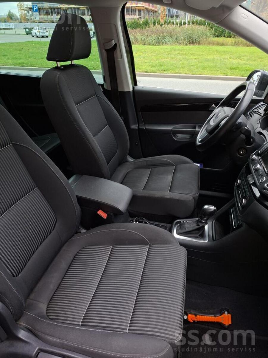 Black SEAT Alhambra 2011 in Riga, with an engine capacity of 1.40 L and mileage of 330 thousand km for 5300 €, photo 7 on AUTOMOTO.COM.LV