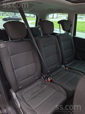 Black SEAT Alhambra 2011 in Riga, with an engine capacity of 1.40 L and mileage of 330 thousand km for 5300 €, photo 9 on AUTOMOTO.COM.LV