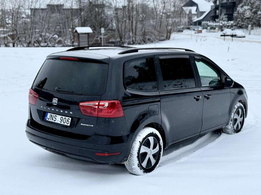 Melns SEAT Alhambra 2012 Viļņa, ar dzinēja tilpumu 2.00 L un nobraukumu 281 tūkst. km par 5900 €, foto 4 vietnē AUTOMOTO.COM.LV
