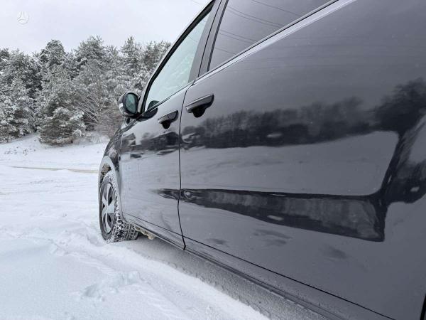 Black SEAT Alhambra 2012 in Vilnius, with an engine capacity of 2.00 L and mileage of 278 thousand km for 5500 €, photo 8 on AUTOMOTO.COM.LV