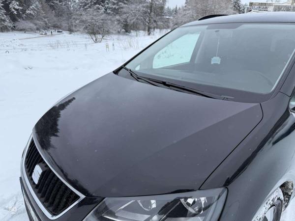 Black SEAT Alhambra 2012 in Vilnius, with an engine capacity of 2.00 L and mileage of 281 thousand km for 6500 €, photo 9 on AUTOMOTO.COM.LV