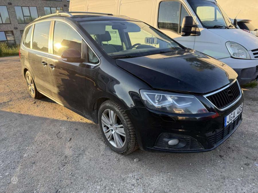 Black SEAT Alhambra 2012 in Kaunas, with an engine capacity of 1.97 L and mileage of 540 thousand km for 2499 €, photo 3 on AUTOMOTO.COM.LV