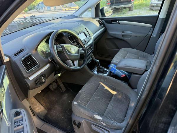 Black SEAT Alhambra 2012 in Kaunas, with an engine capacity of 1.97 L and mileage of 540 thousand km for 2499 €, photo 5 on AUTOMOTO.COM.LV