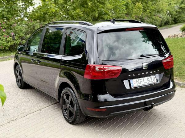 Black SEAT Alhambra 2012 in Vilnius, with an engine capacity of 2.00 L and mileage of 293 thousand km for 5500 €, photo 5 on AUTOMOTO.COM.LV