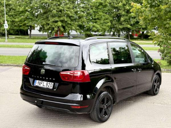 Black SEAT Alhambra 2012 in Vilnius, with an engine capacity of 2.00 L and mileage of 293 thousand km for 5500 €, photo 7 on AUTOMOTO.COM.LV