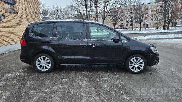 Black SEAT Alhambra 2013 in Limbazi, with an engine capacity of 2.00 L and mileage of 204 thousand km for 11550 €, photo 4 on AUTOMOTO.COM.LV