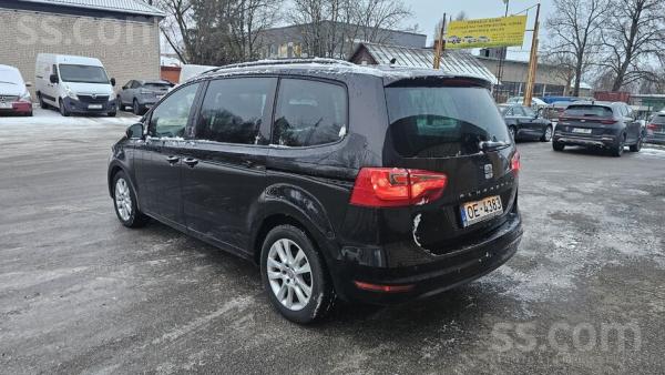 Black SEAT Alhambra 2013 in Limbazi, with an engine capacity of 2.00 L and mileage of 204 thousand km for 11550 €, photo 7 on AUTOMOTO.COM.LV