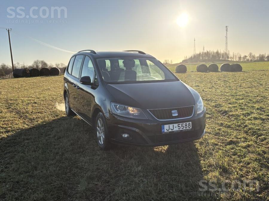 Black SEAT Alhambra 2013 in Balvi, with an engine capacity of 2.00 L and mileage of 260 thousand km for 6000 €, photo 10 on AUTOMOTO.COM.LV