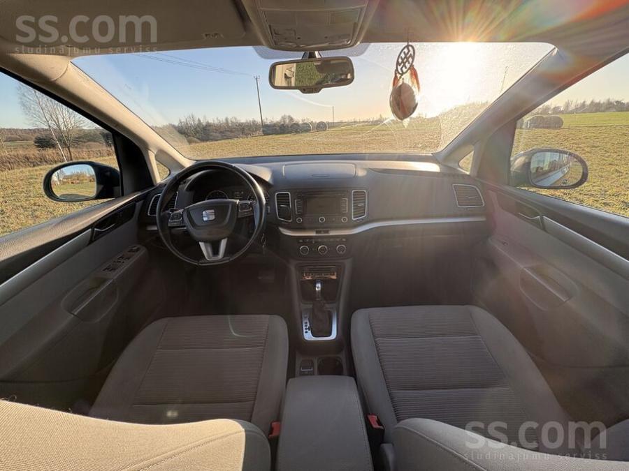 Black SEAT Alhambra 2013 in Balvi, with an engine capacity of 2.00 L and mileage of 260 thousand km for 6000 €, photo 14 on AUTOMOTO.COM.LV