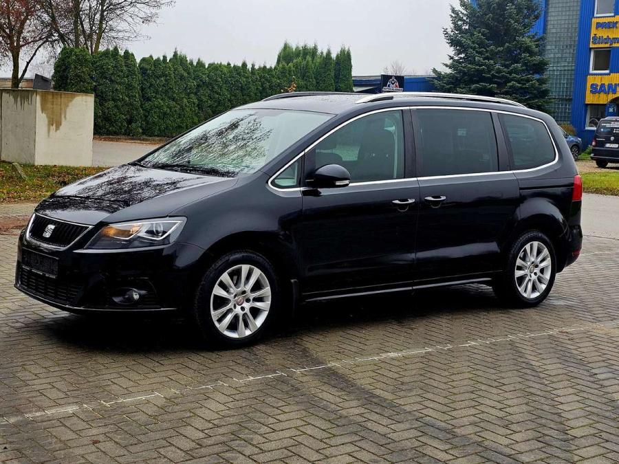 Black SEAT Alhambra 2013 in Kretinga, with an engine capacity of 1.97 L and mileage of 235 thousand km for 8499 €, photo 5 on AUTOMOTO.COM.LV